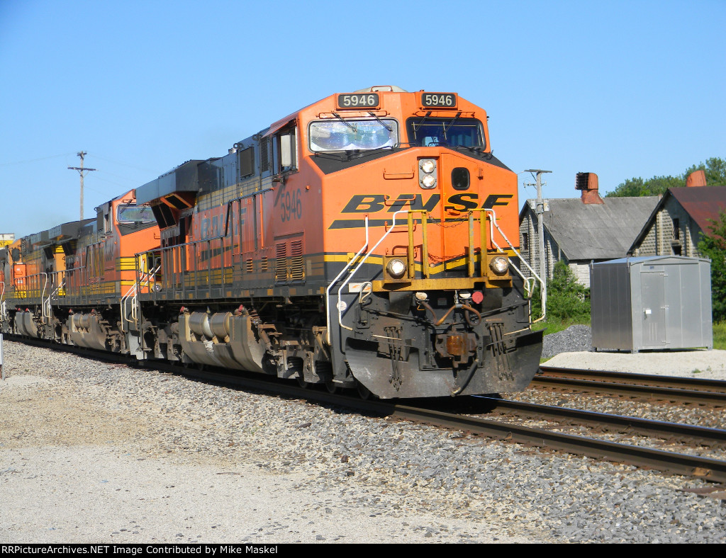 BNSF 5946